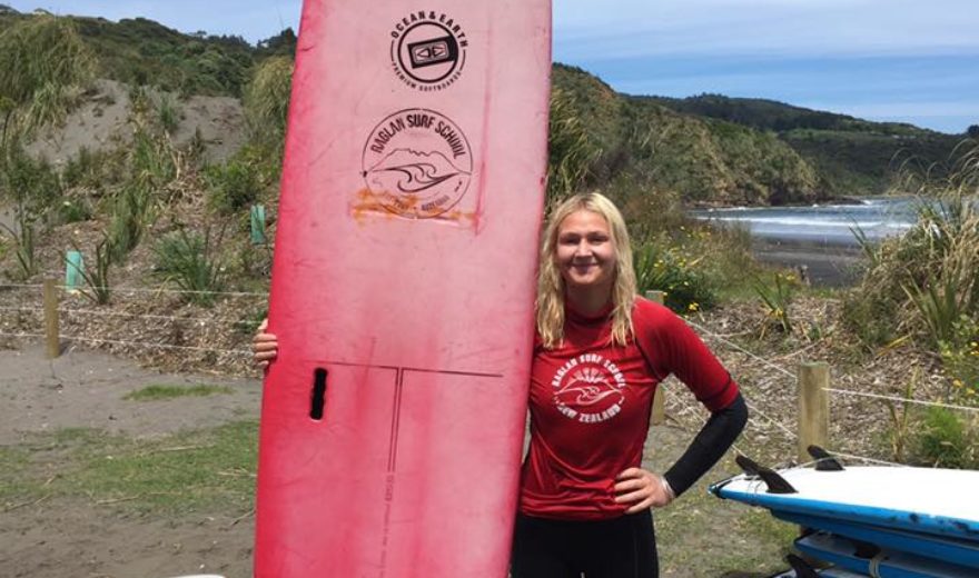 Raglan Surfing School | Family Parks